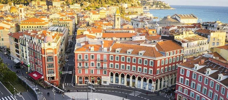 The Crit’Air anti-pollution vehicle sticker