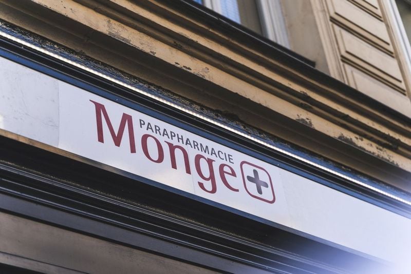 Аптека Monge в Париже