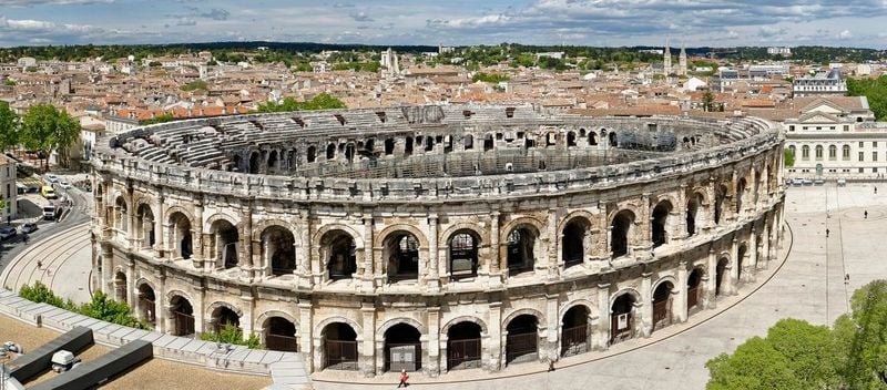 Nîmes