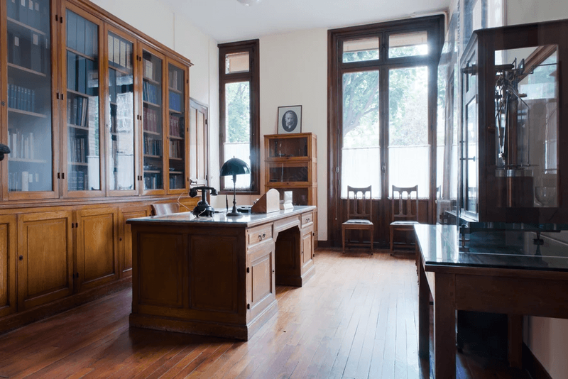 프랑스의 역사적 인물을 따라가는 파리 박물관 여행