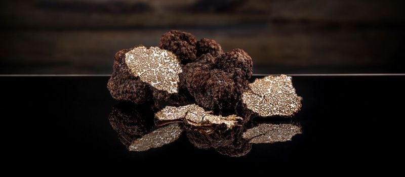 Learn more on truffles in France, production, hunting, recipes, price