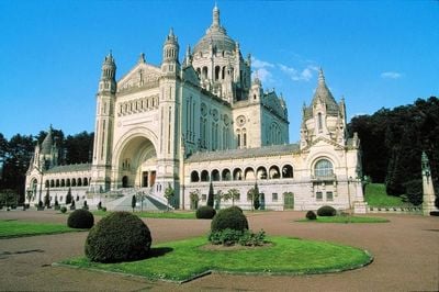 A pilgrimage to Paris, Lisieux and Lourdes