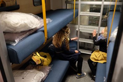 How to travel around France by train?