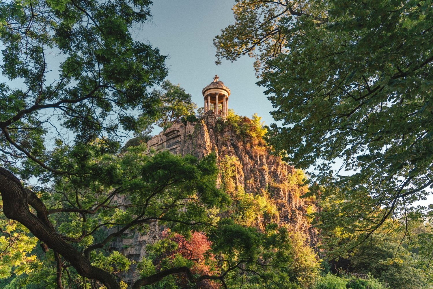 Travelling to France in spring: 8 ways to enjoy it