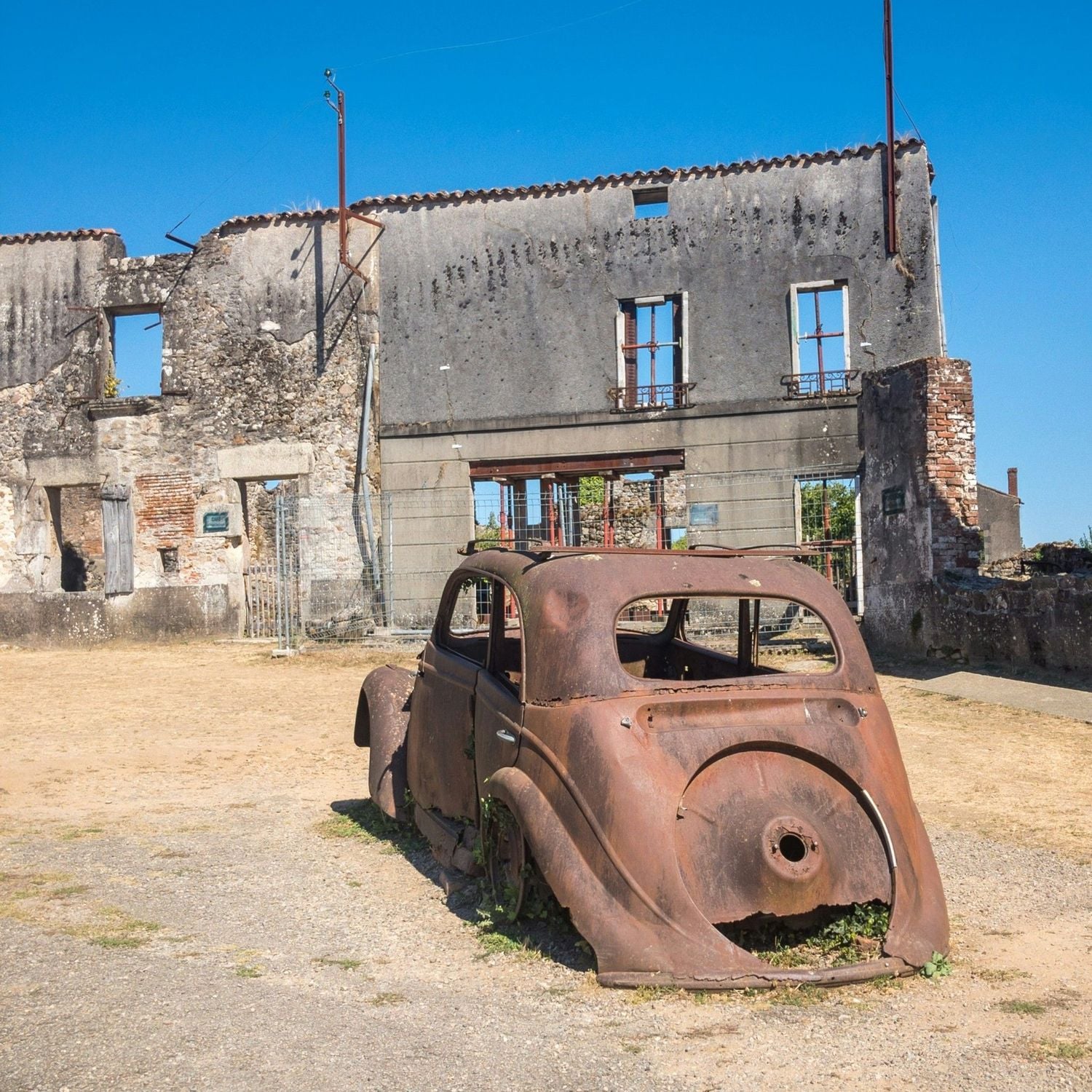 Nouvelle Aquitaine | Oradour-sur-Glane, aangrijpend bezoek | France.fr