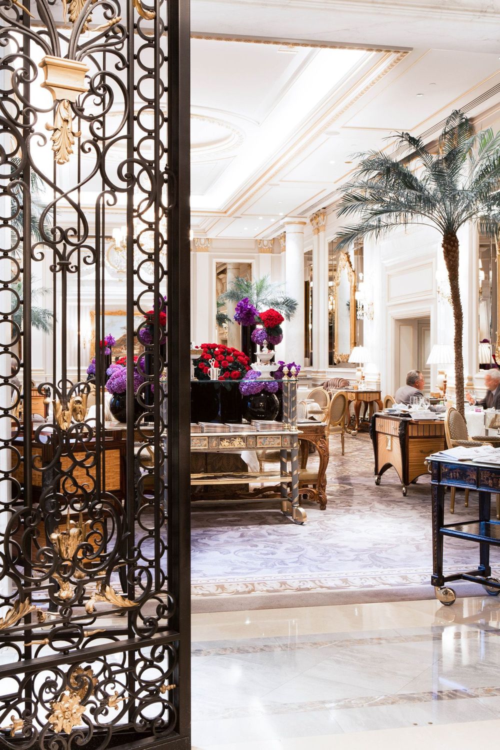 The Four Seasons George V “Palace”: legendary status - Explore France